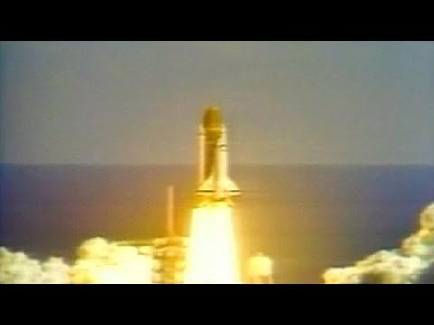 Hommage aux sept astronautes tués dans l'explosion de la navette ...
