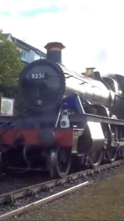 9351 arriving into Watchet - YouTube