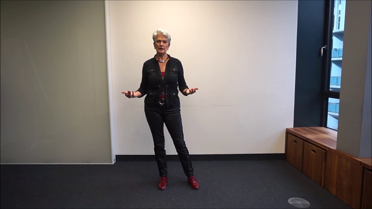 Besser präsentieren: Voller Körpereinsatz! | Prof. Dr. Susanne Edinger ...