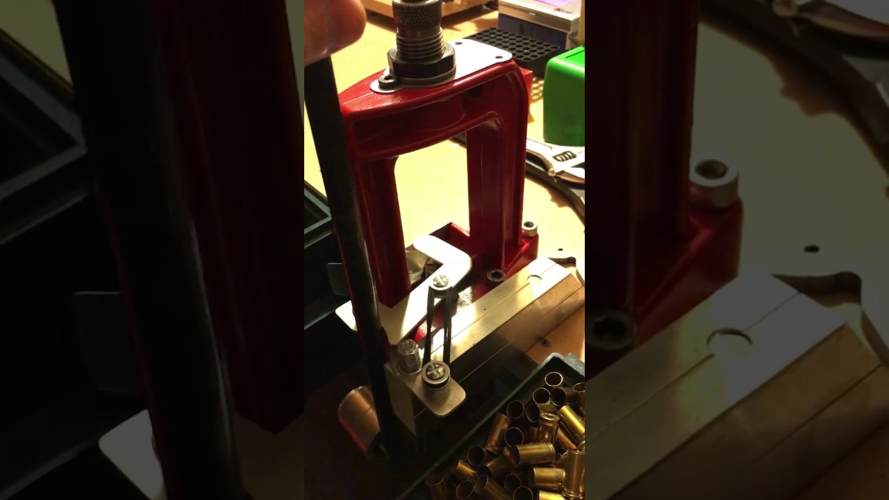 LEE Breech Lock Challenger - Case Kicker Ejector - YouTube