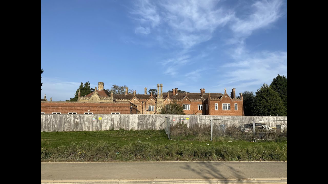 UNPLANNED / RAF BRAMPTONS OFFICERS MESS. - YouTube