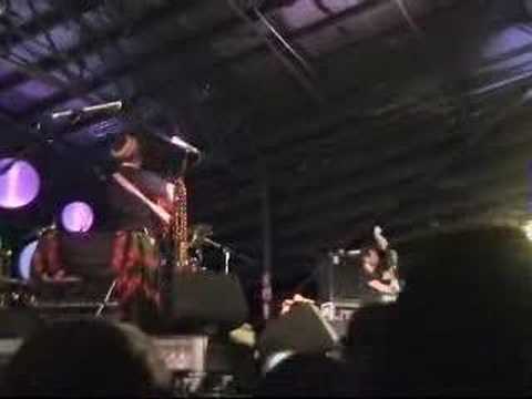 John Butler Trio live - Zebra - YouTube