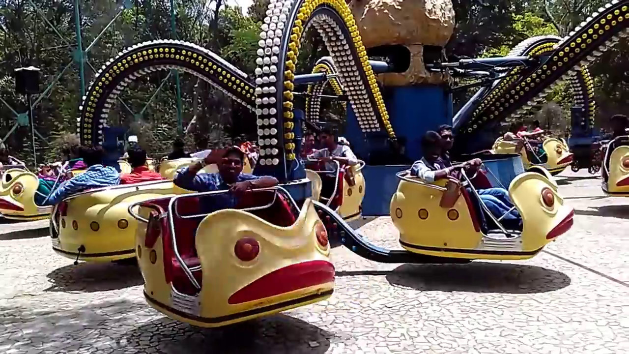 Public reactions Amusement park octopus ride incident - YouTube