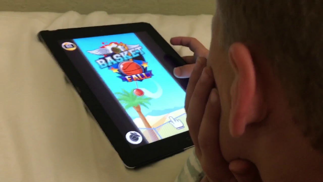 My lil brother raging - YouTube