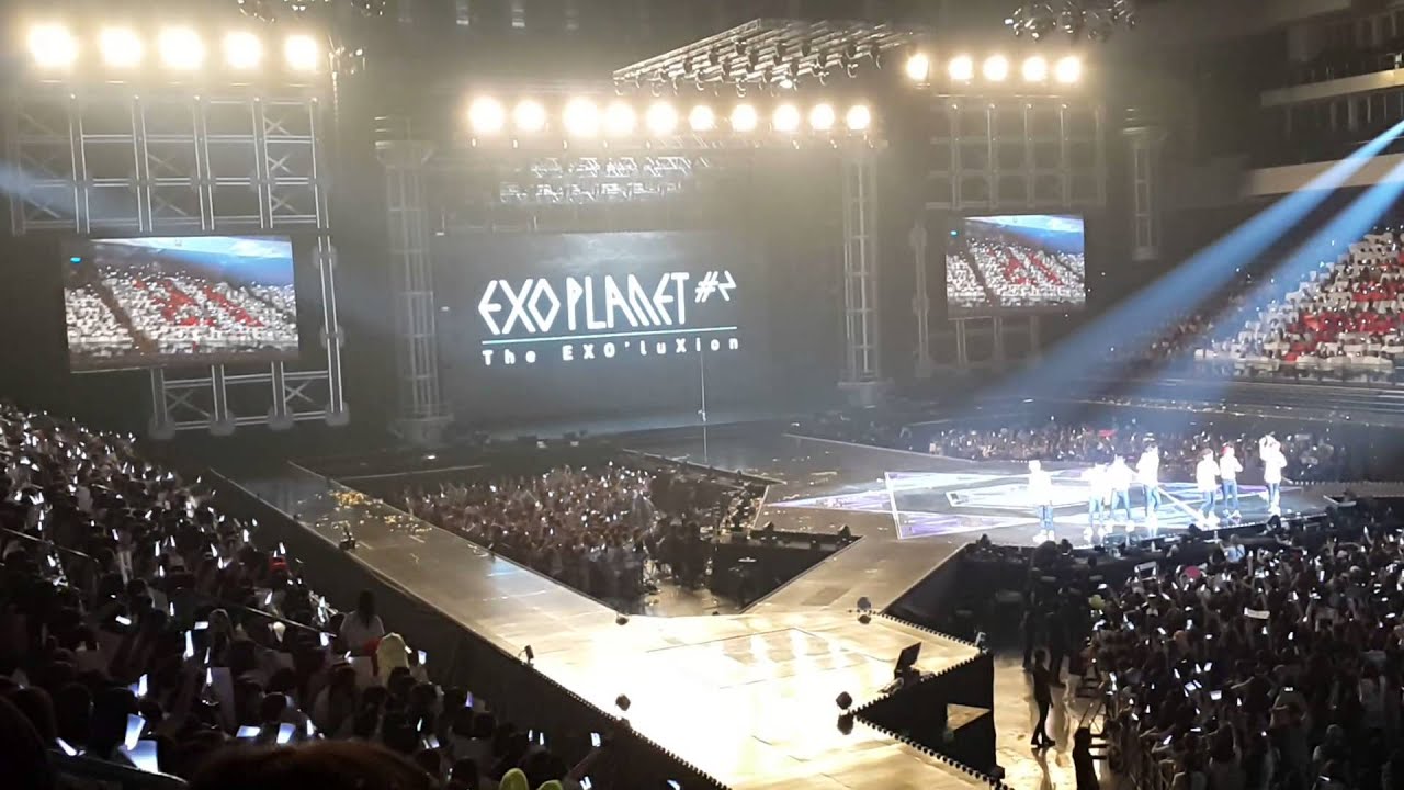 150612 EXO PLANET#2 –The EXO’LuXion - in TAIPEI EXO回應排字全體bobo - YouTube