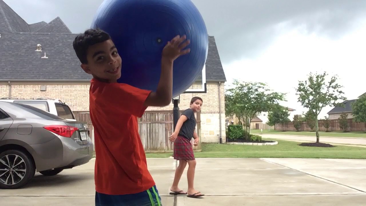 YOGA BALL CHALLENGE - YouTube