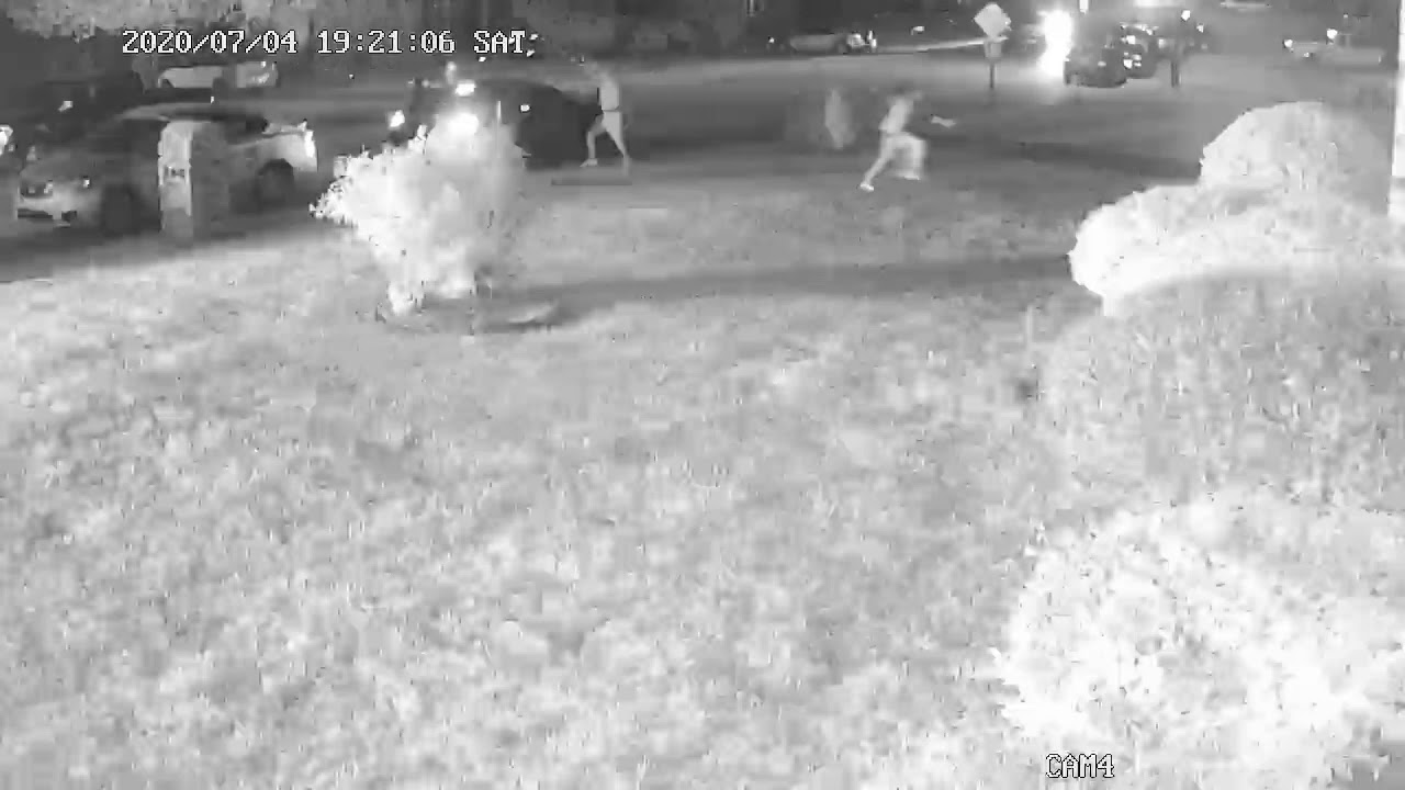 Gunmen fire shots outside 500 Phipps Drive - YouTube