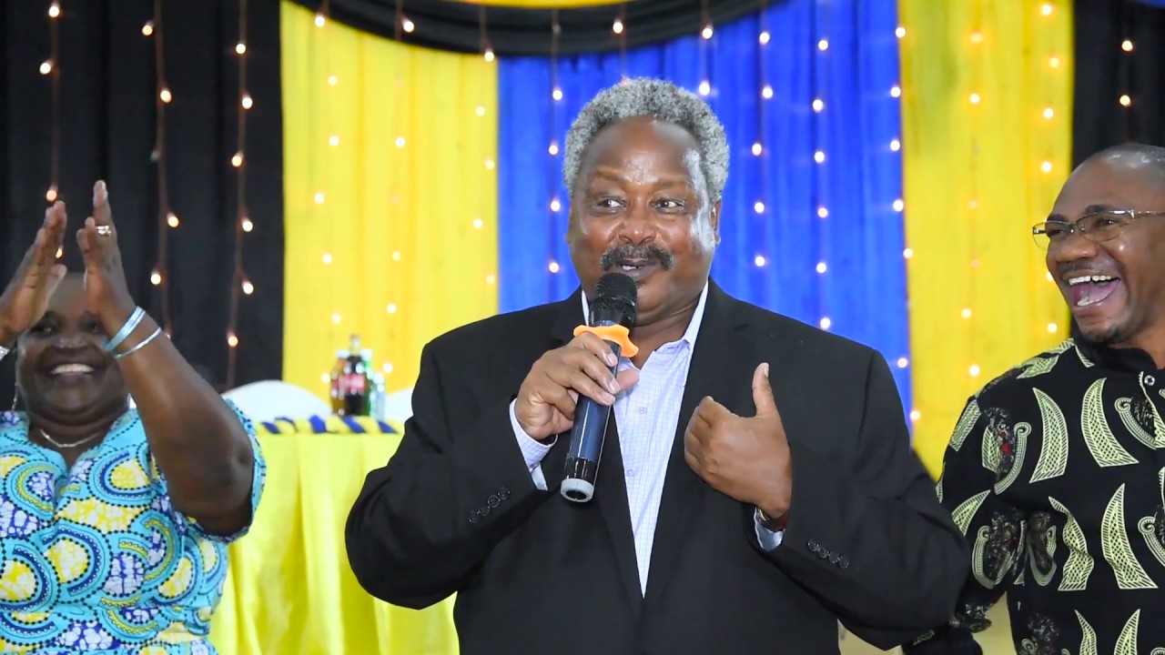 Ole Sendeka awaimbia Wimbo Maafisa wa Polisi Njombe - YouTube