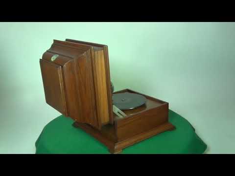 Pathe Elf - YouTube