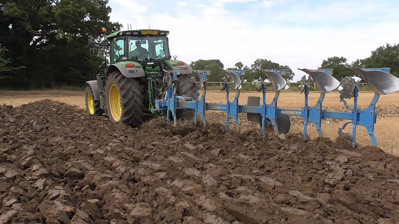 john deere 6r215 and 6 furrow lemken plough at mendham suffolk [28-8-24 ...