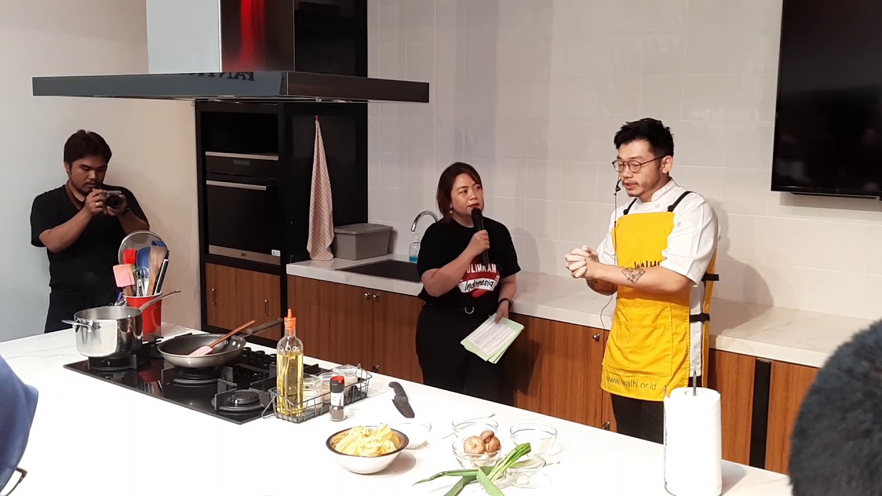 Fettuccine Mushroom Ragu Chef William Gozali - YouTube