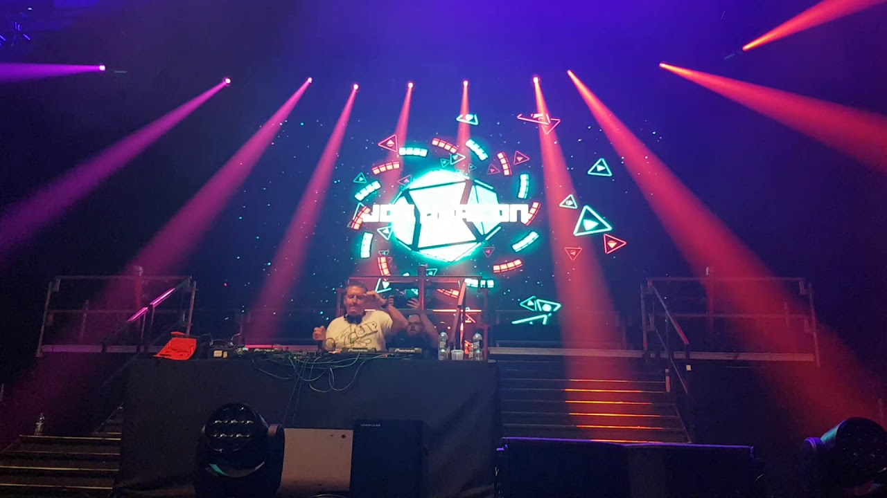 Joe deacon in Glasgow - YouTube