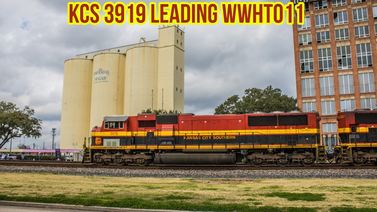 KCS SD70MAC duo! KCS 3919 leading WWHT011! - YouTube