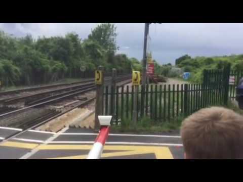 Chartham Hatch Level Crossing (Kent) Saturday 25.06.2016 - YouTube