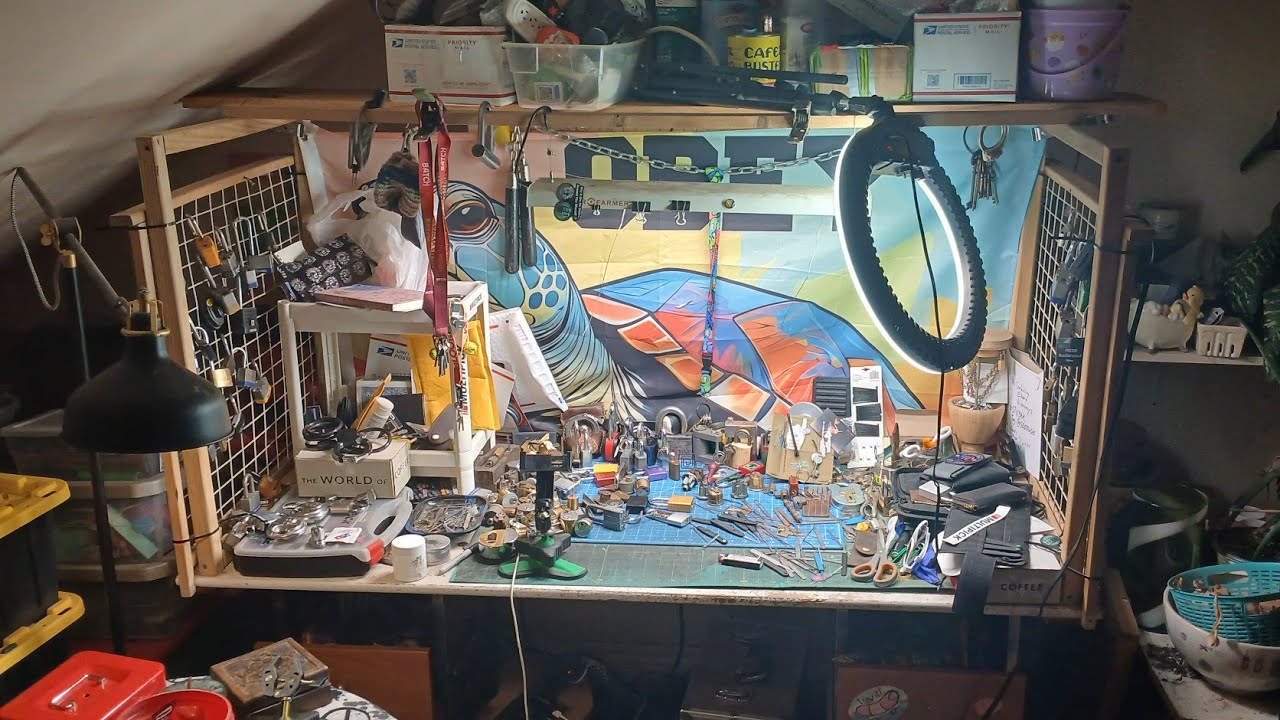 Stu HQ - Lock Lab Tour - YouTube