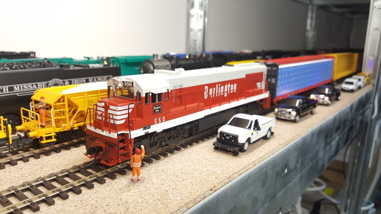 [LIVE] Rivarossi U25C mixed train + Plasser & Theurer MOW - YouTube