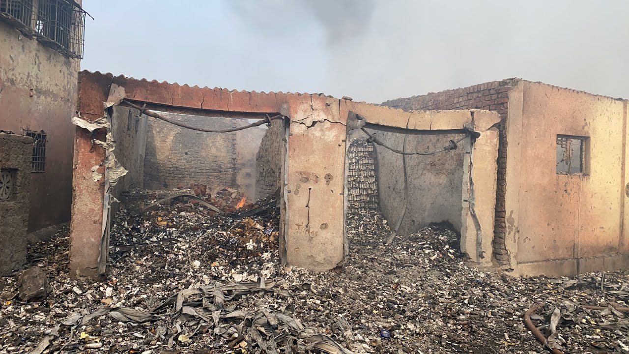 Live Vasai Perfume company catches fire in kaman - YouTube