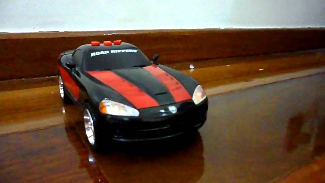 Dodge Viper Road Rippers black with red stripes - YouTube