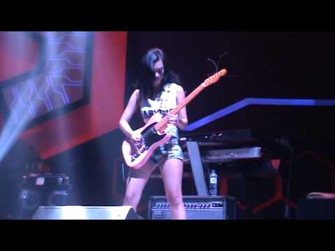 Putri lanna ft Oki Andra & the Backbone _ Where ever am my room Sweet child_ DED Entertainment