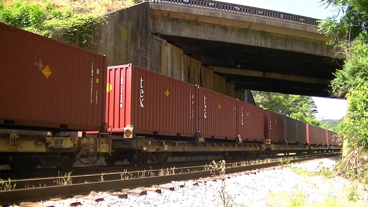 UP 8461 Leads CSX W873-04 in Wauhatchie, TN - YouTube