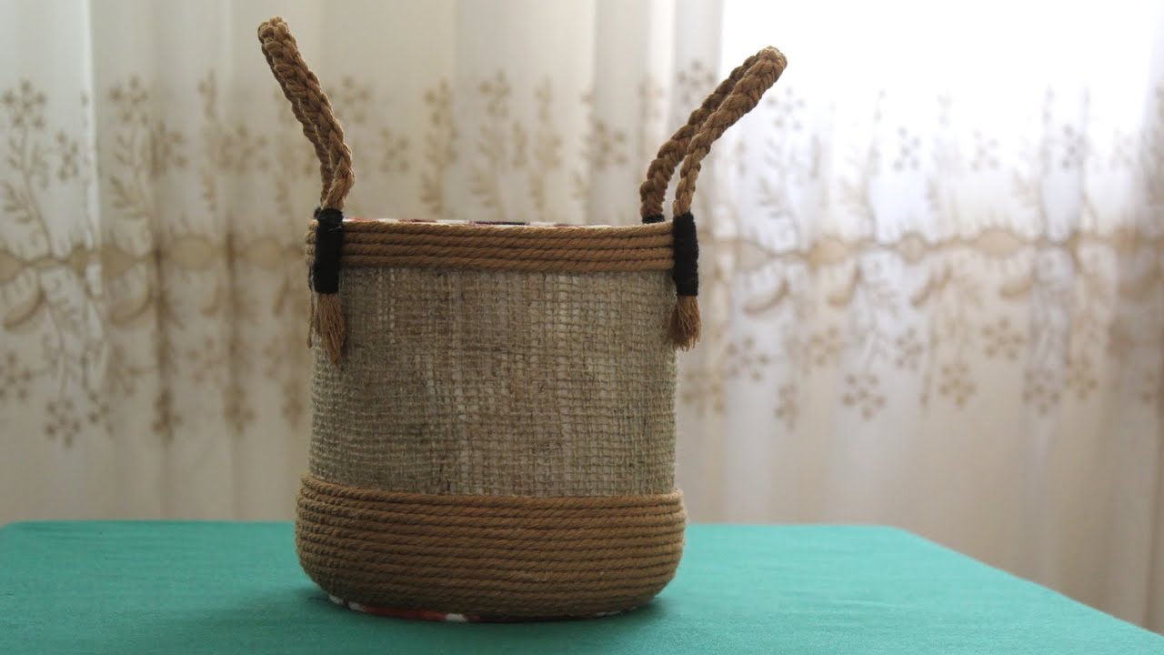 no one will believe what i made out of a plastic container ! 😘 best ...