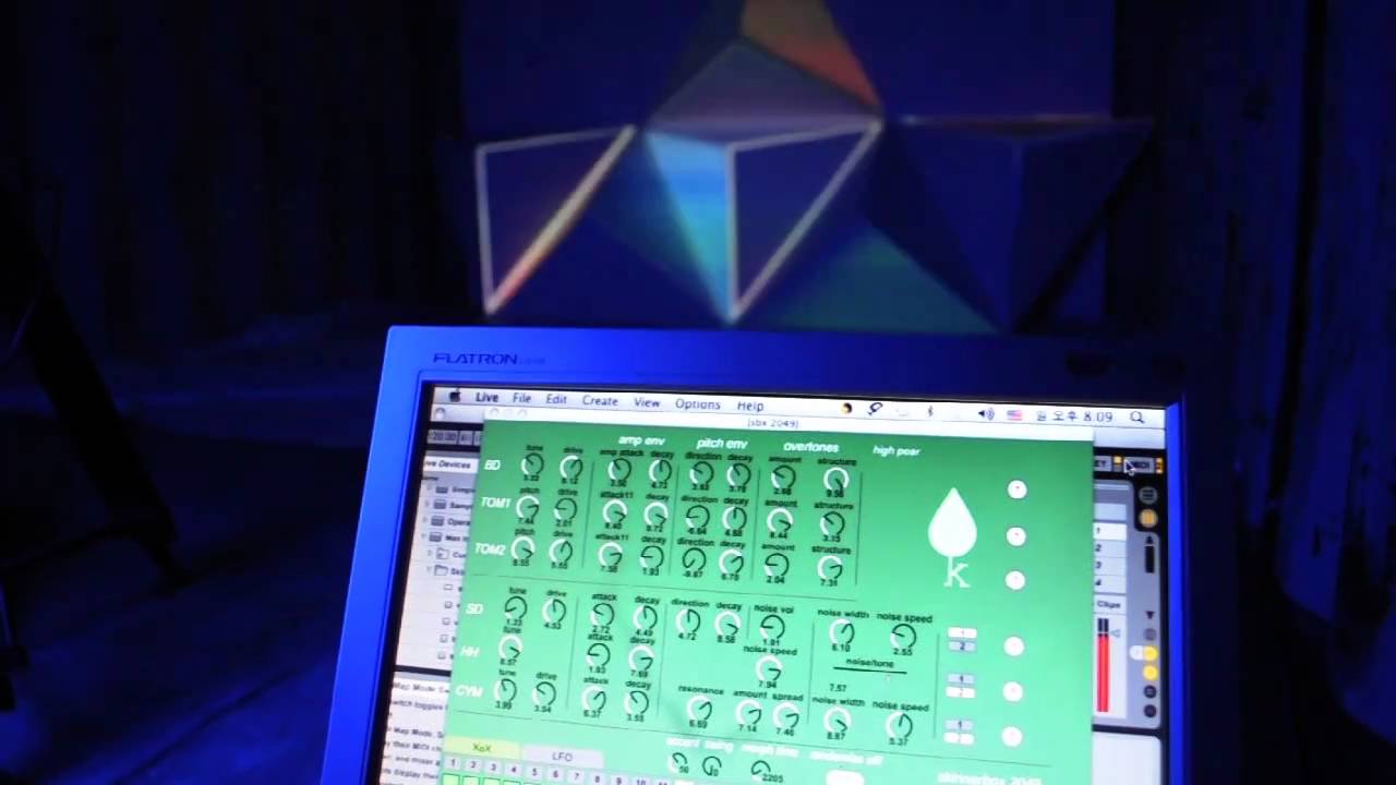 Projection Mapping (Triangle) - YouTube