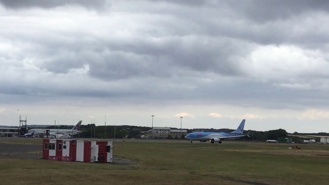 Boeing 737-8K5 G-TAWS TUI Airways take off from Cardiff International ...
