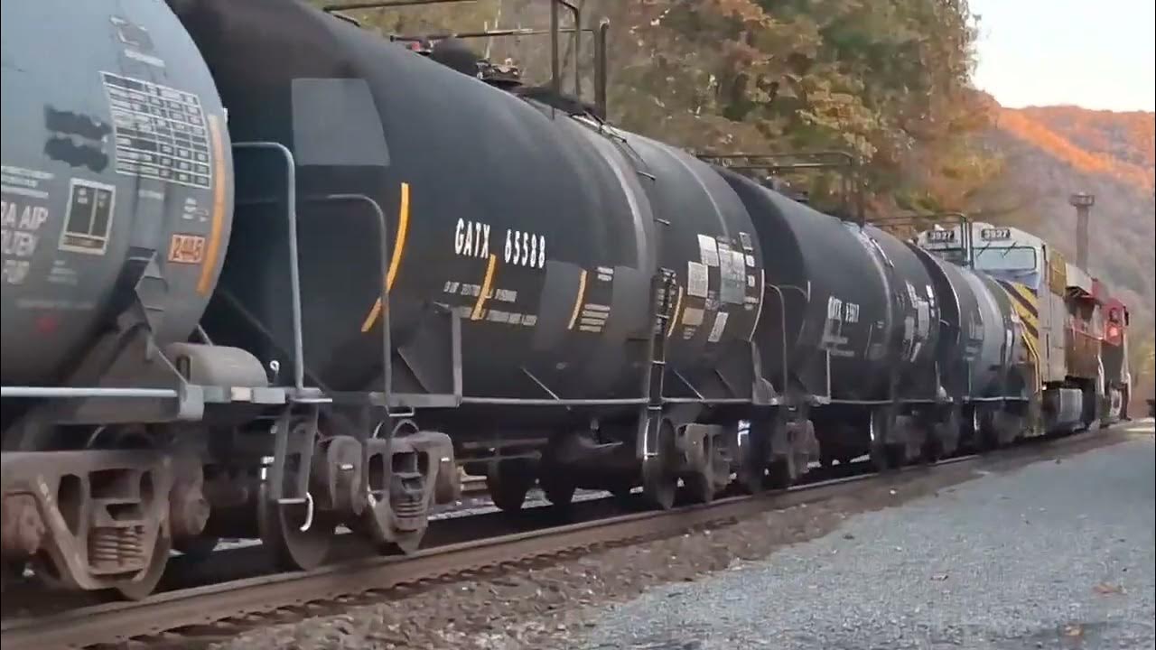 Railfan Time 1 (CN Sulfur Train rolls by in Thurmond, West Virginia) - YouTube