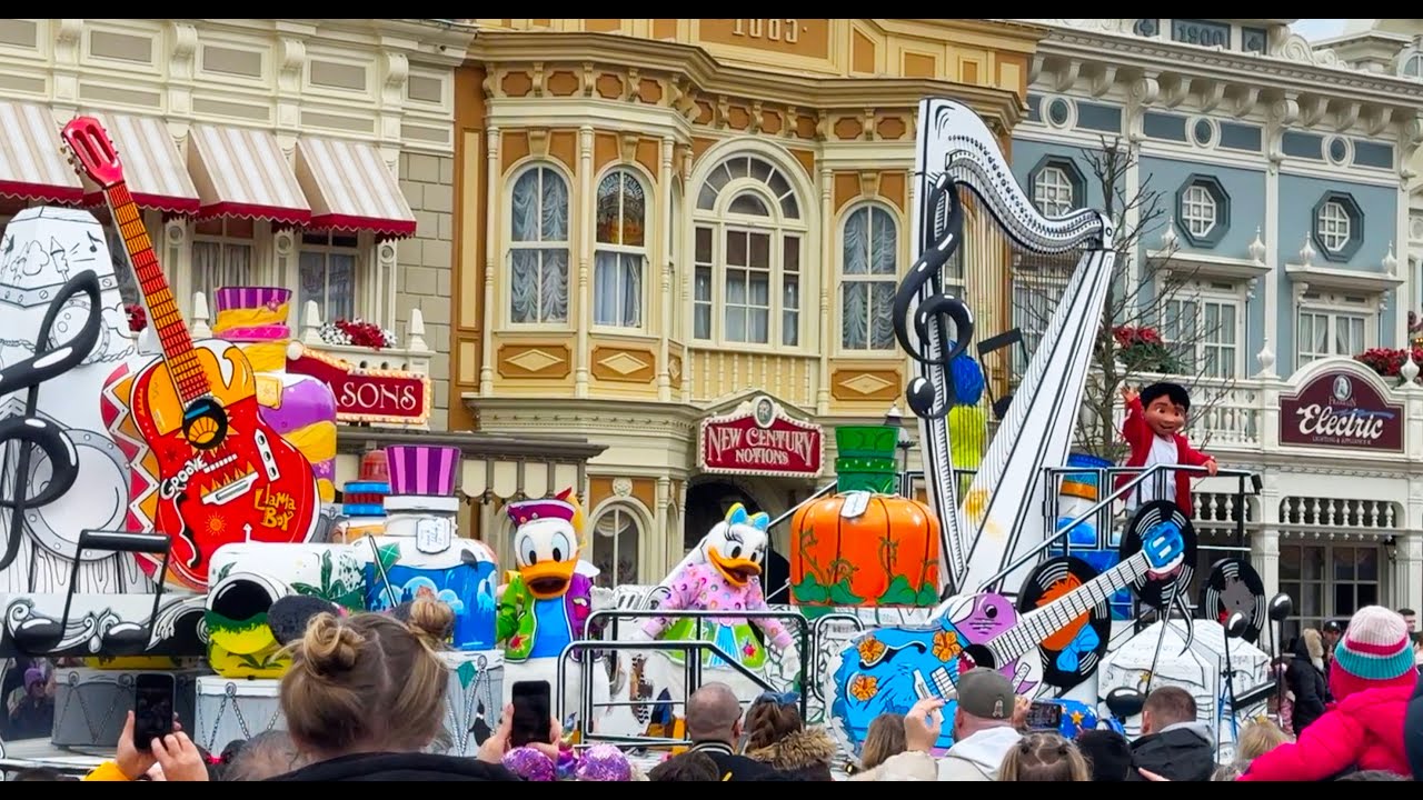 "Million Splashes Of Colour" - Disneyland Paris Soft Opening - First ...