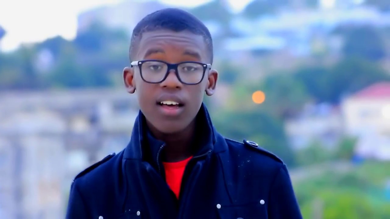 Keyze Moça do bairro Oficial Video HD mp4 - YouTube