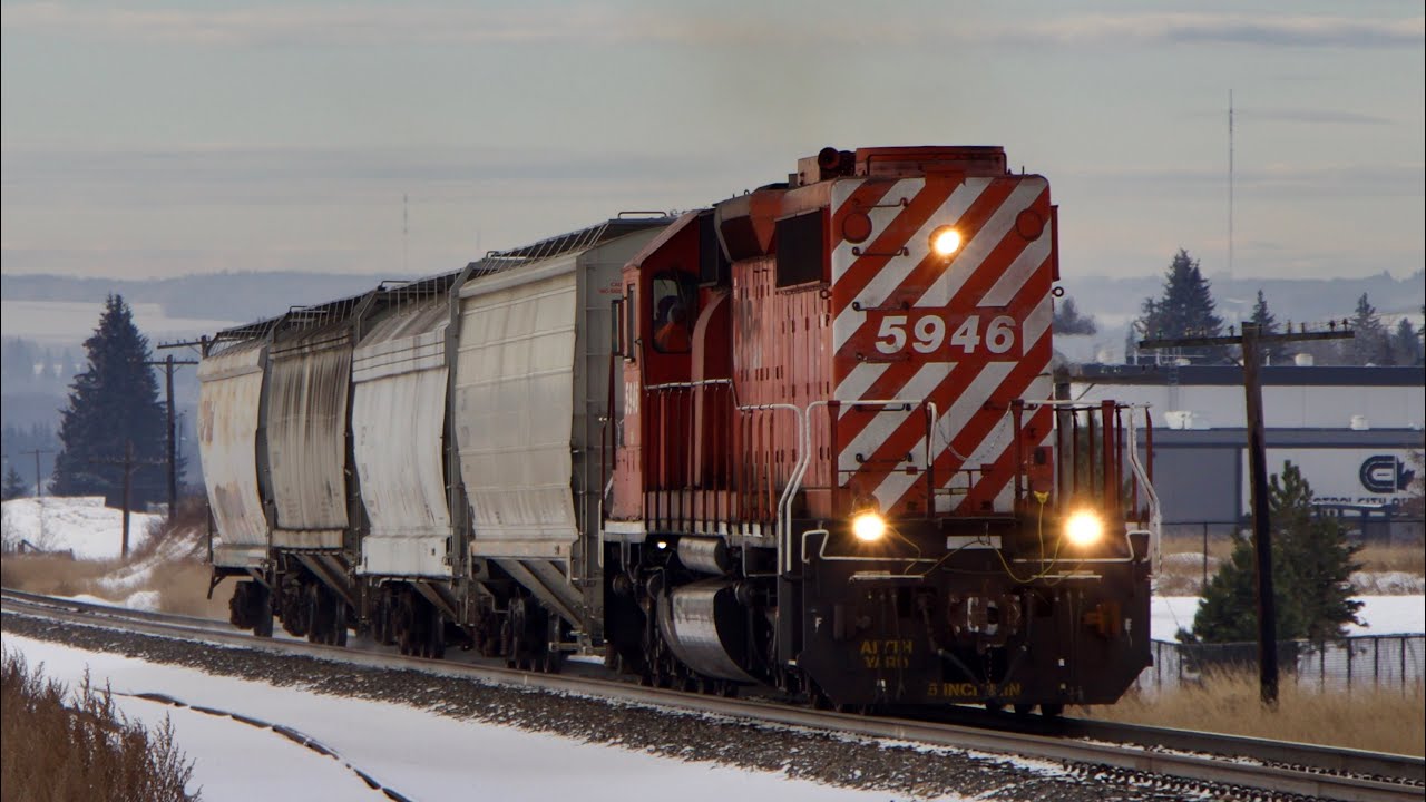 SD40-2 LONG HOOD FORWARD!! CP 5946 Leads CPKC B22 North at Blackfalds AB, CPKC Leduc Sub - YouTube