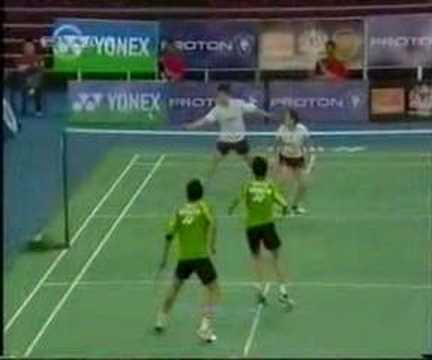 Crazy Falling Badminton World best duel - YouTube