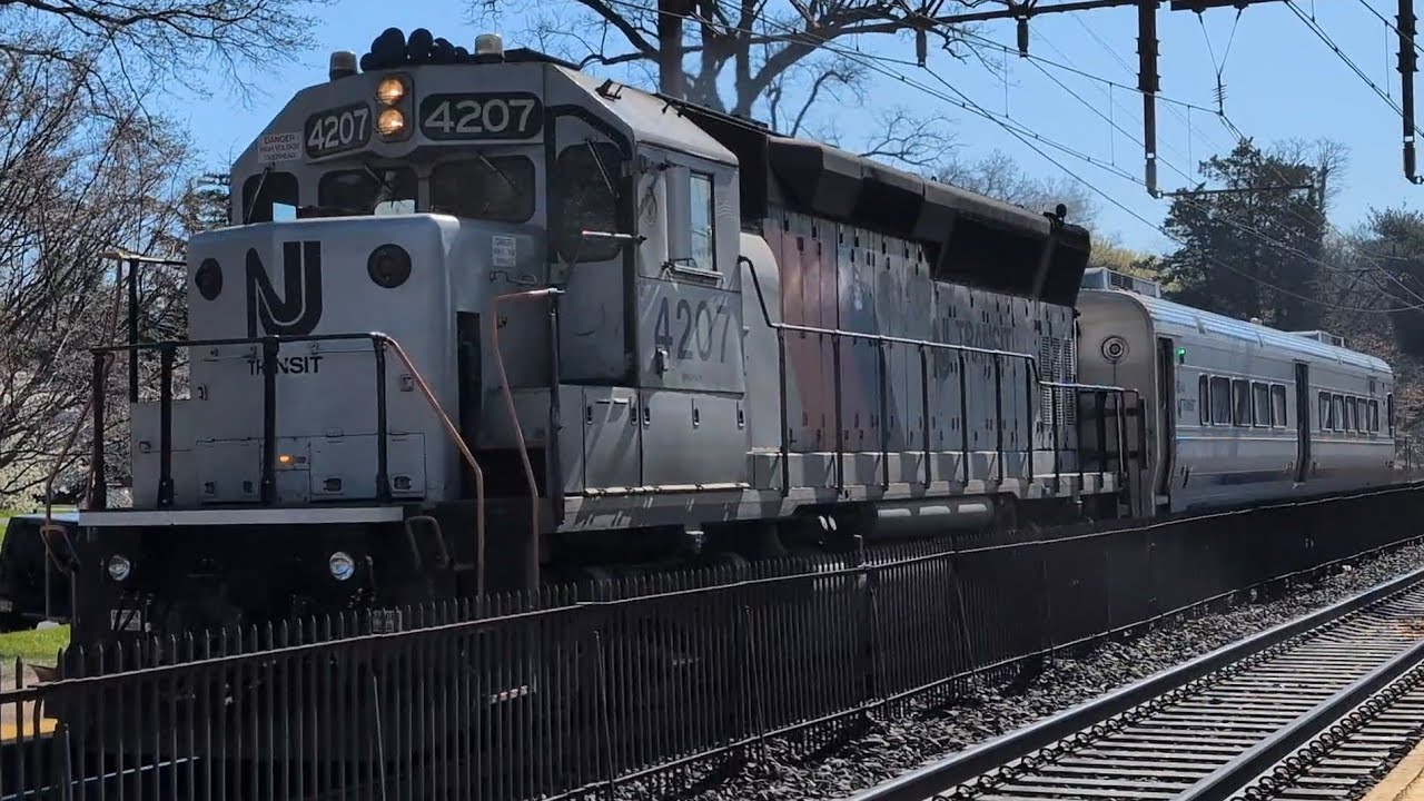 Railfanning NJ Transit at Short Hills 4-17-25: GP40PH-2B 4207 leads a ...