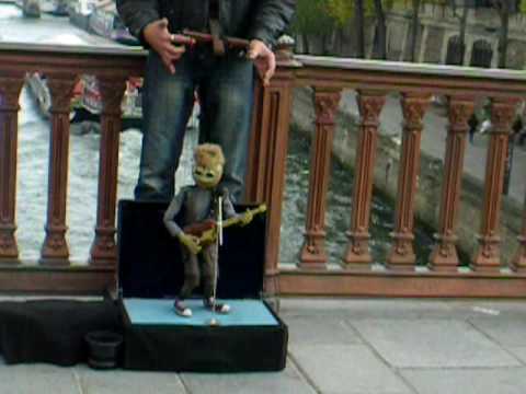 the singing puppet, bridge next to notre dame part 2 - YouTube