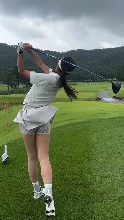 시원한 샷이네요!!👍KLPGA 류혜인프로 driver shot #류혜인프로 instgram@hyen_rrr - YouTube