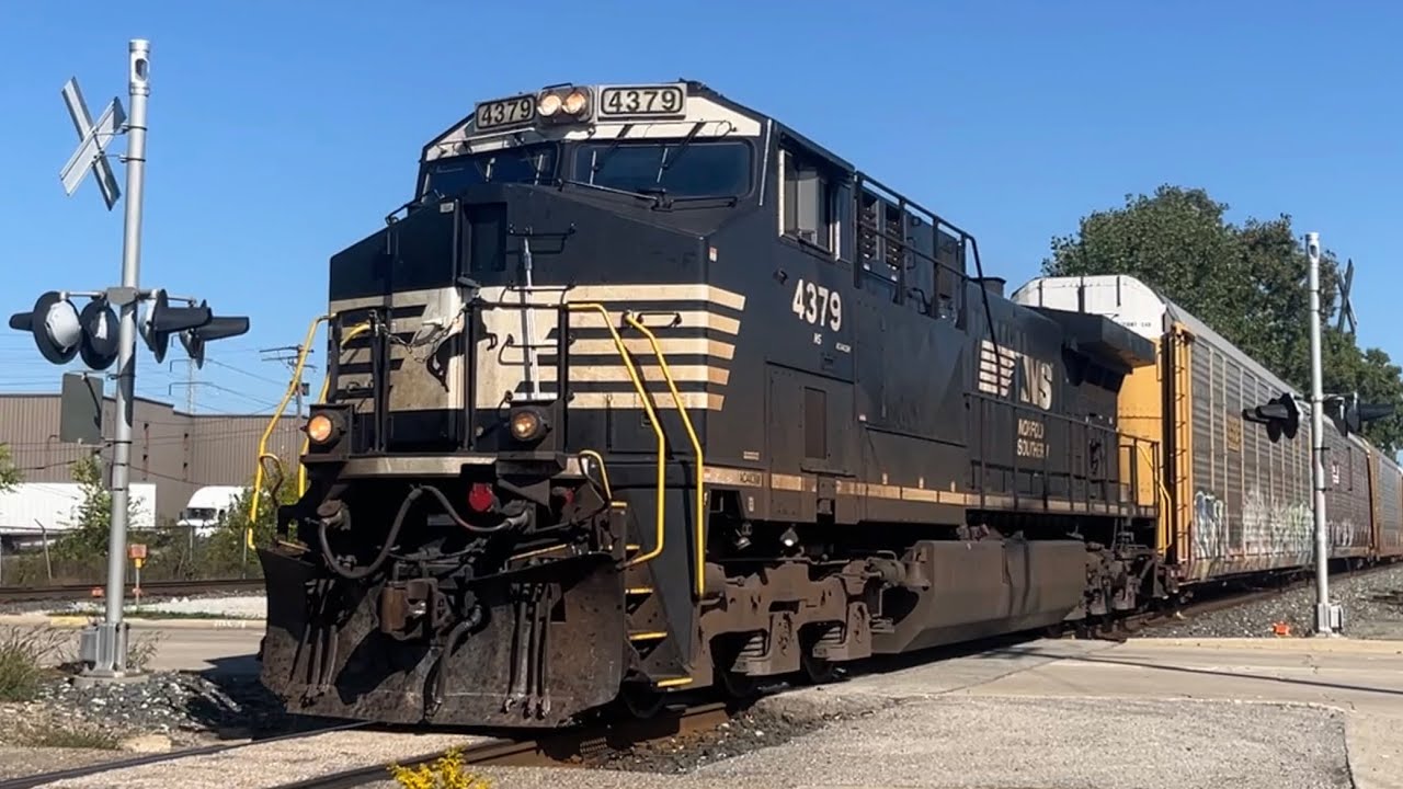 NS #’s 4379 (AC44C6M) & 1158 (SD70ACe) lead NS 333 south through ...