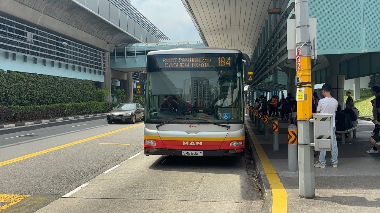 SMRT Buses MAN NG363F A24 [SMB8021Y] on Service 184 departing Bus Stop ...