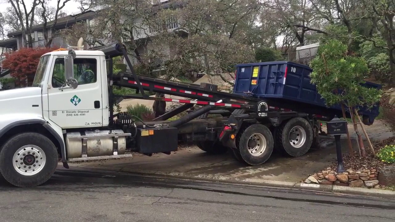 EX-WM | Freightliner FL112 Roll Off - YouTube