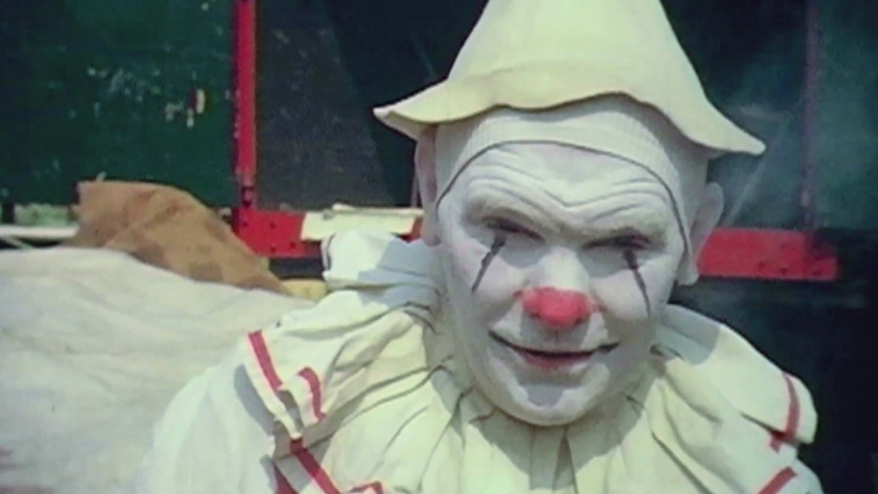 LOVE CLOWNS. Circus feature - YouTube