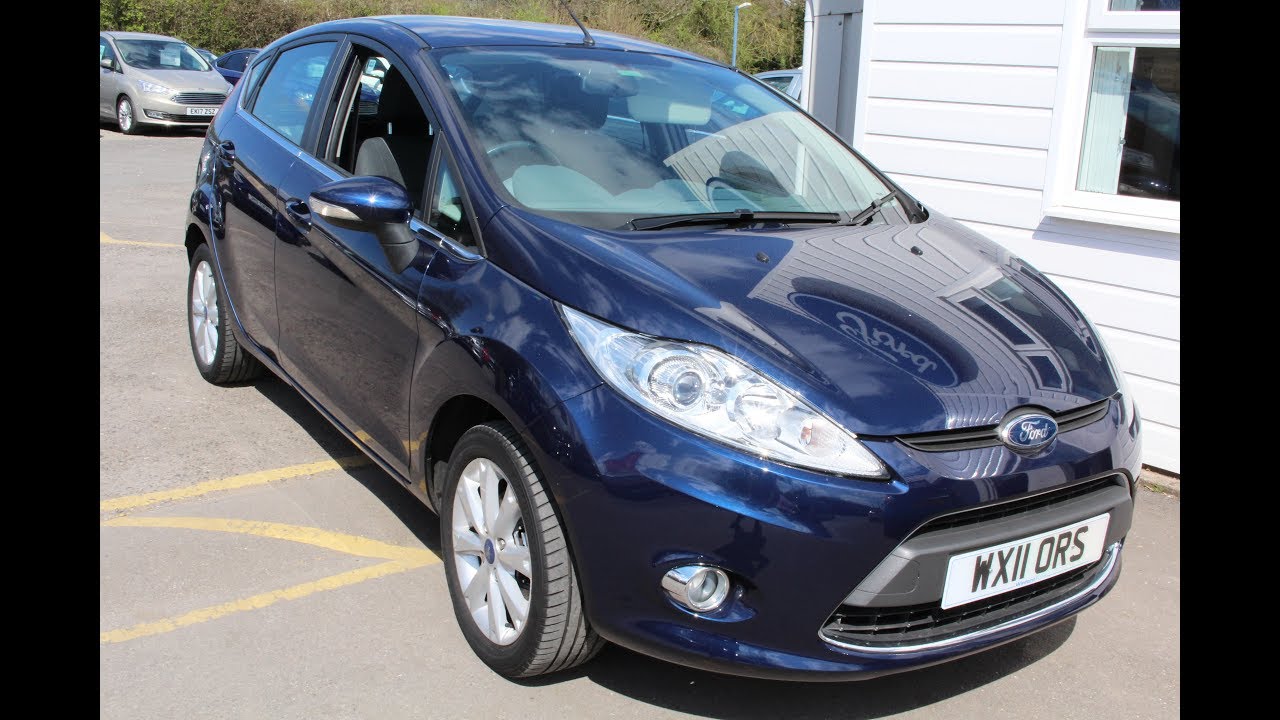 Ford FIESTA 1.25i (80ps) Zetec in Ink Blue | Winford Ford - YouTube