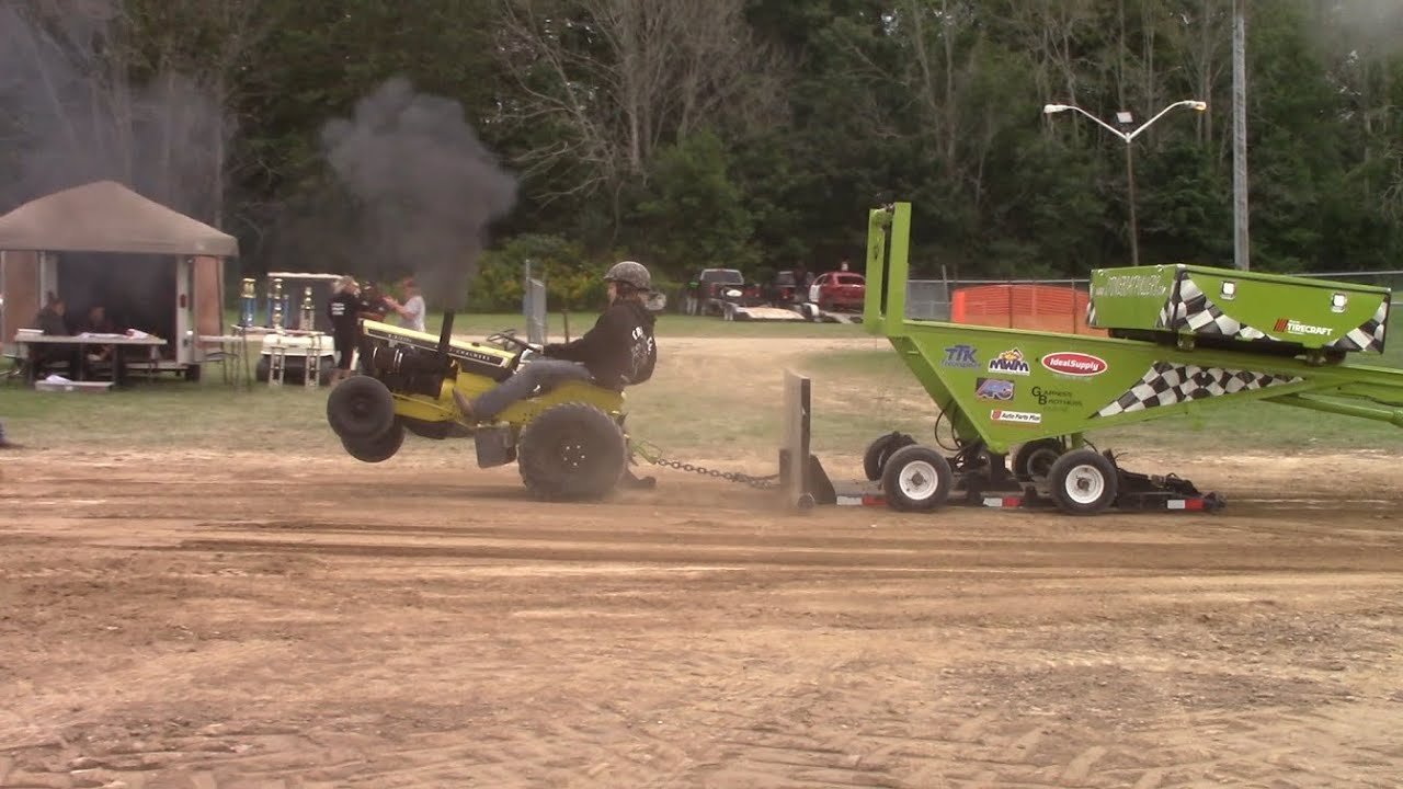 Orangeville Fair 2023 garden tractor pull diesel 1250lbs - YouTube