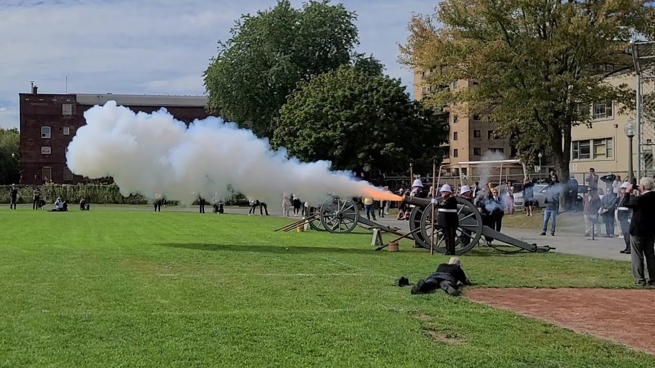 Cannons from 1810 fired for tribute to Queen Elizabeth II # ...