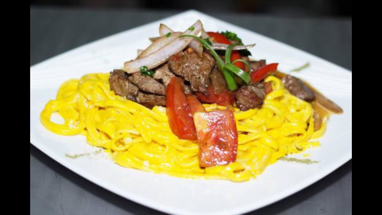 TALLARINES🍝A LA HUANCAINA CON LOMO SALTADO // COMIDA PERUANA - YouTube