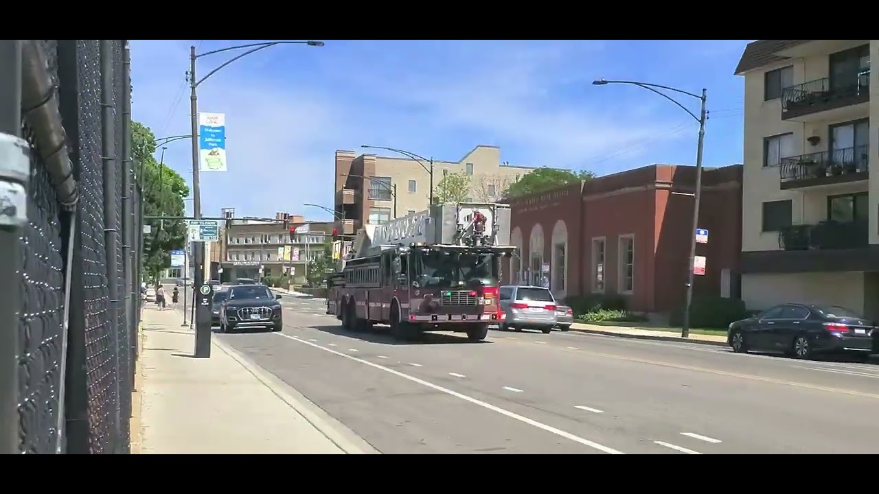 Chicago Fire Department Tower Ladder 23 Responding - YouTube