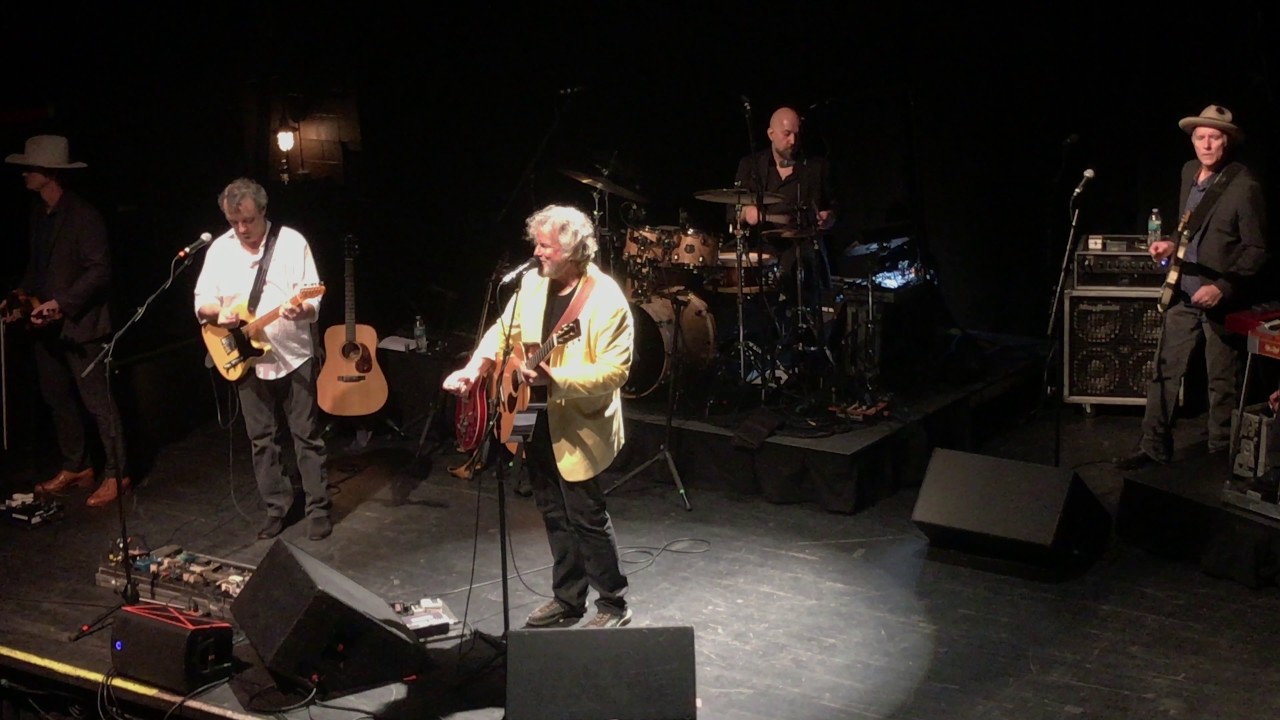 Robert Earl Keen - The Road Goes on Forever (Live) - YouTube