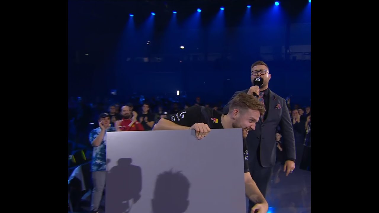 NIKO BREAKS THE TABLE AND FAIL CLUTCH! - YouTube