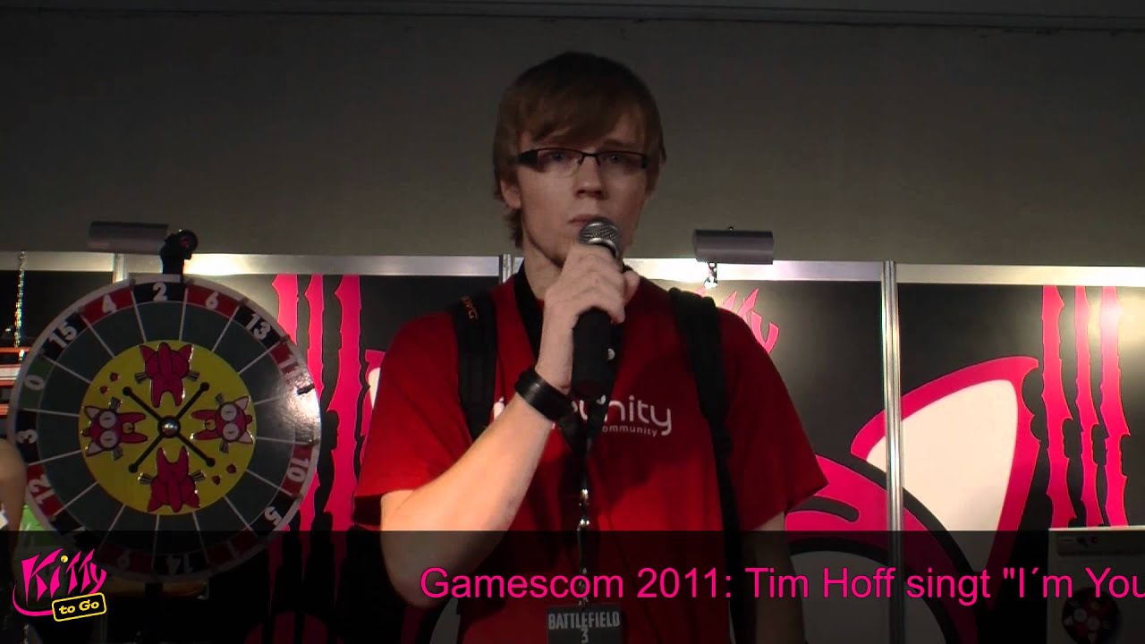 Gamescom 2011: Tim Hoff singt am Messestand von Kitty to Go - YouTube