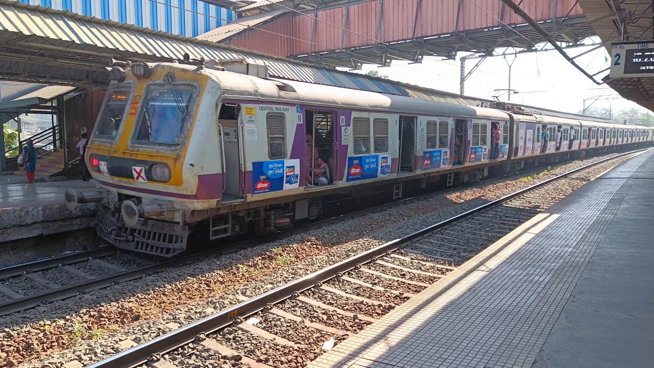 10.04 Badlapur Slow Local Train Arrivel and Departure from Ulhasnagar ...