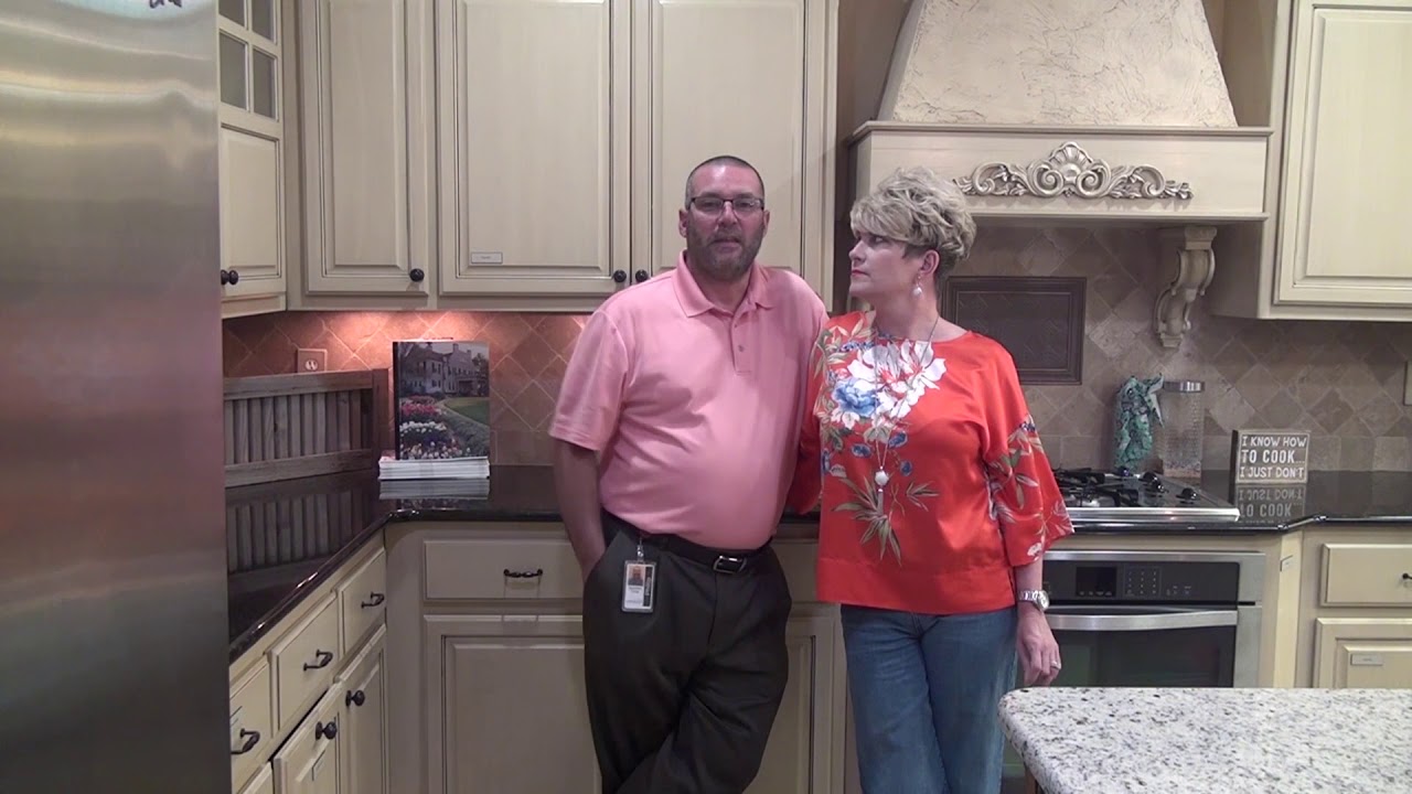 Testimonial | Phillip and Shelly | Shaw Homes - YouTube