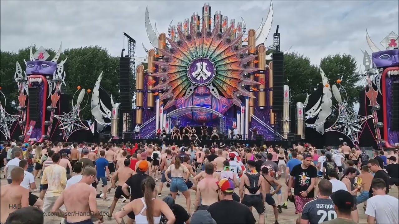 Defqon.1 2022 (13/26), Saturday, Stage UV: Warrior Workout. - YouTube